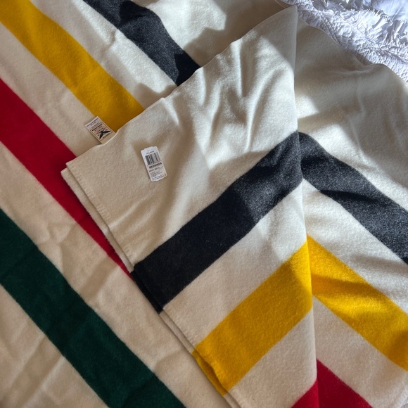 Pendleton | Bedding | Pendleton Glacier Park Queen Blanket Nwt | Poshmark